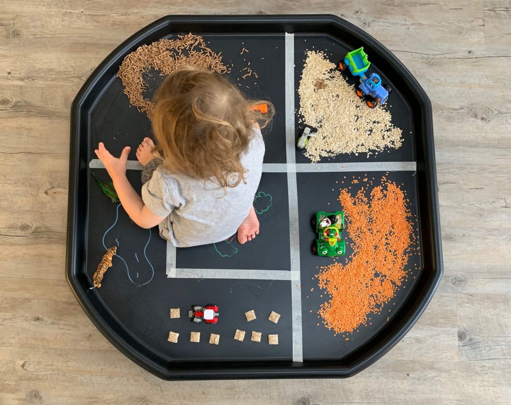 Tuff Tray Ideas: Simple Farm Fun – DEVON MAMA